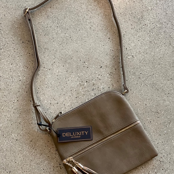 Deluxity | Bags | Nwt Deluxity Crossbody Bag Purse With Tassel Taupe ...